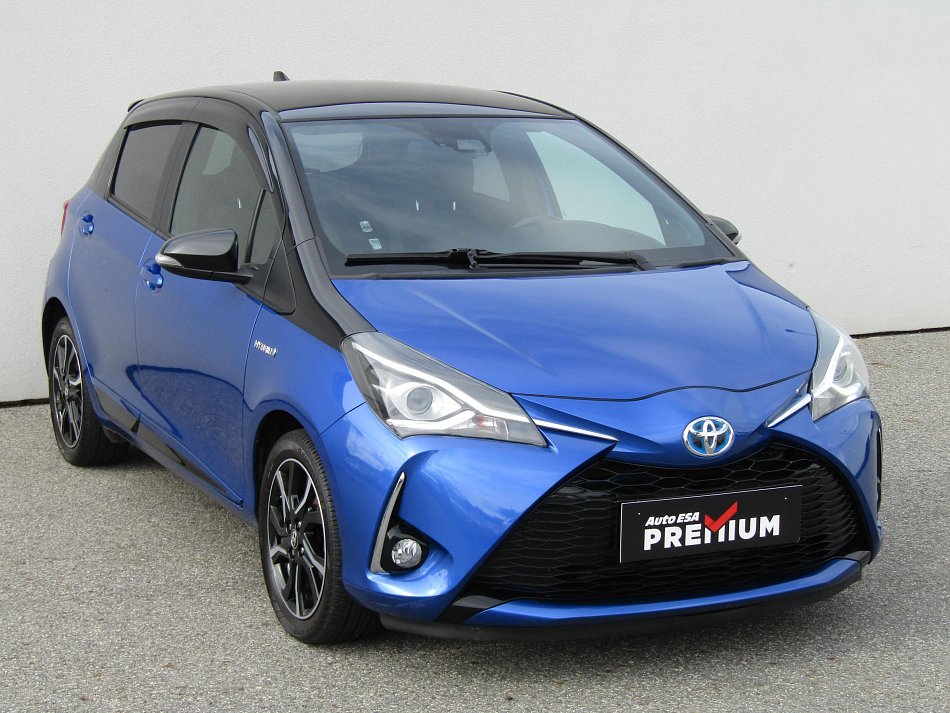 Toyota Yaris 1.5 HEV hybridní | Autobazar AutoESA